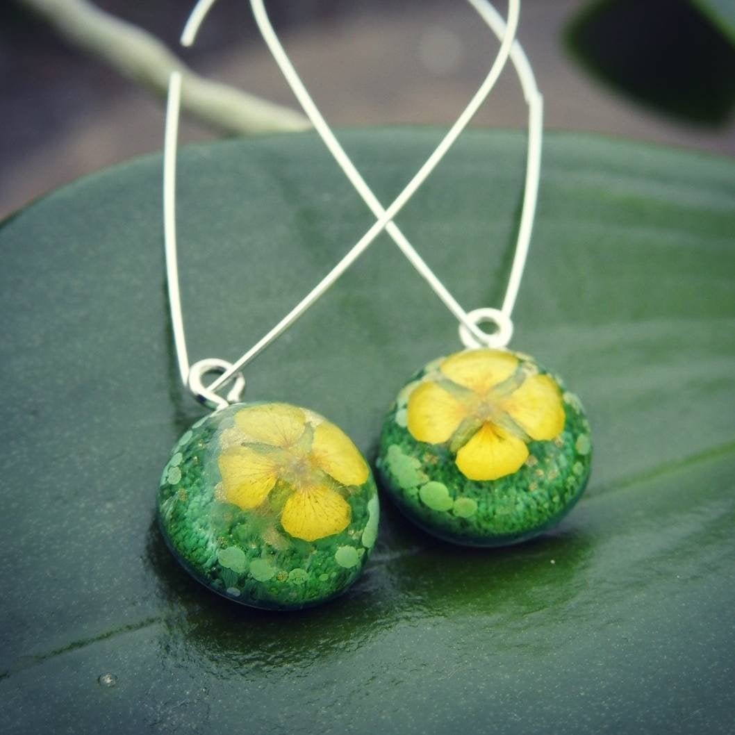 Green Resin Droplet Hoop Earrings With Real Flowers on Luulla