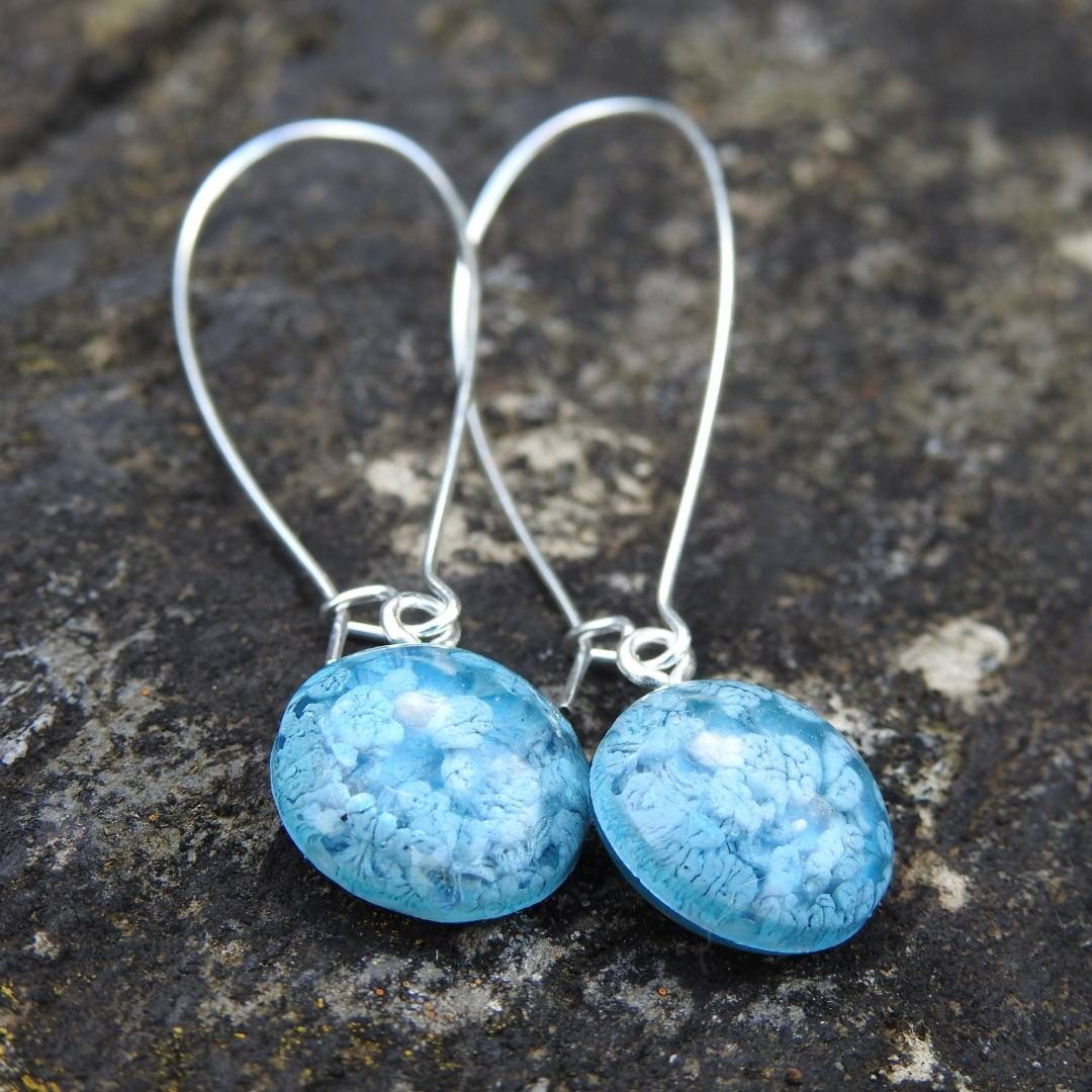 Blue And Silver Petri Dish Resin Closed Kidney Hoop Earrings on Luulla